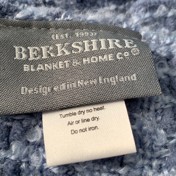 Berkshire | Bedding | Berkshire Periwinkle Blue Throw Tassel End Size ...